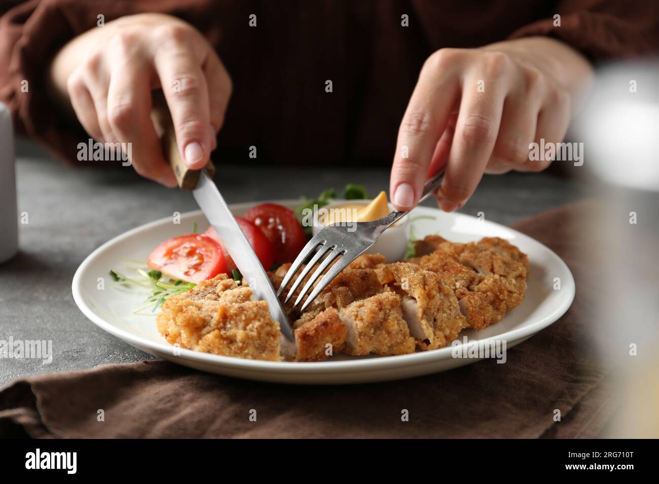 Wiener schnitzel woman hi-res stock photography and images - Alamy