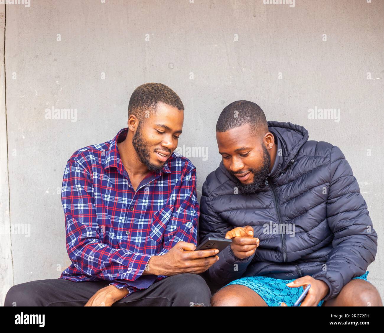 Two male best friends cheering hi-res stock photography and images - Alamy