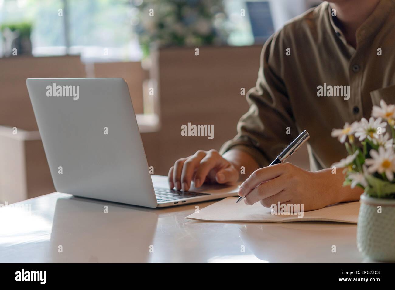 Dynamic typing hi-res stock photography and images - Alamy