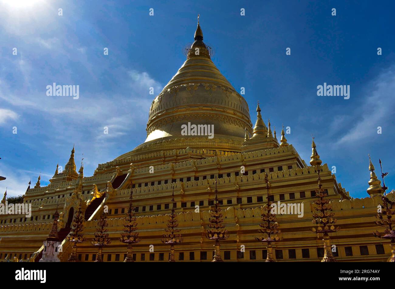 Shwe Zigon Pagoda Stock Photo - Alamy