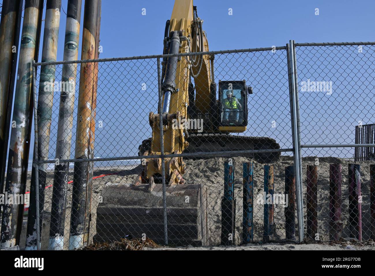 Tijuana, Mexico. 07th Aug, 2023. Border construction continues on the ...