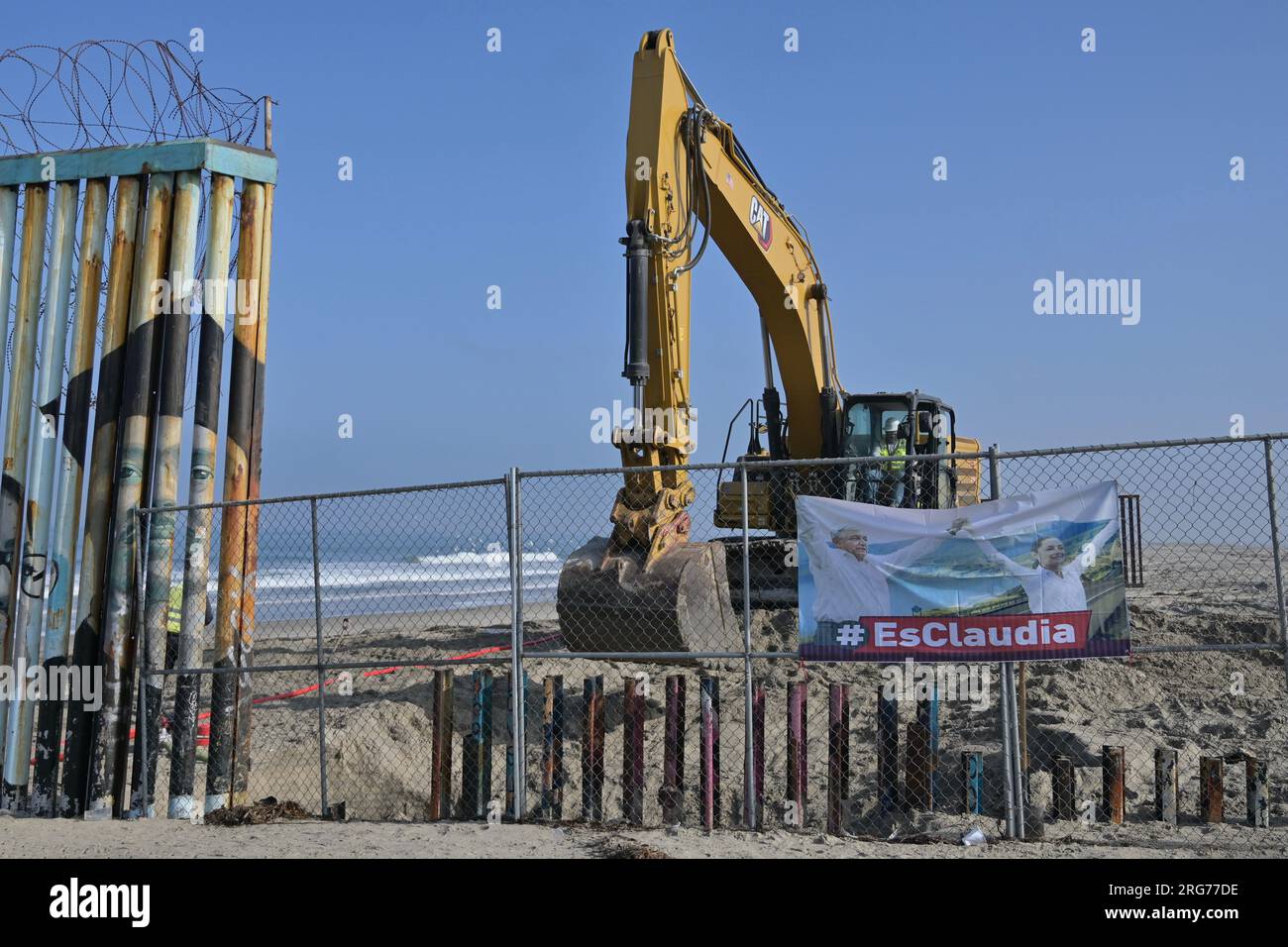 Tijuana, Mexico. 07th Aug, 2023. Border construction continues on the Playas de Tijuana beach ...