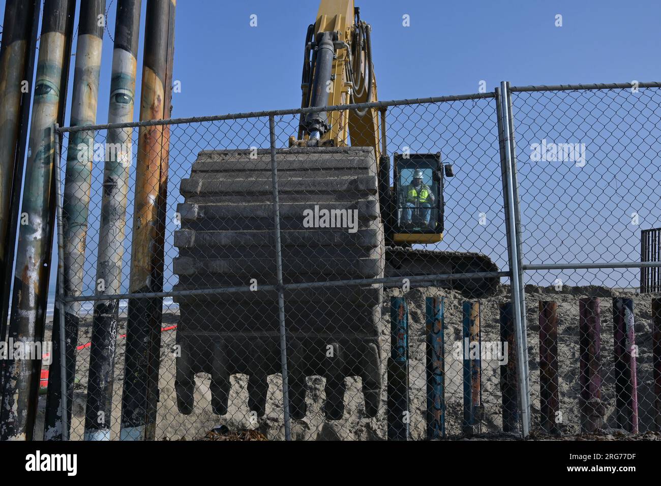 Tijuana, Mexico. 07th Aug, 2023. Border construction continues on the ...