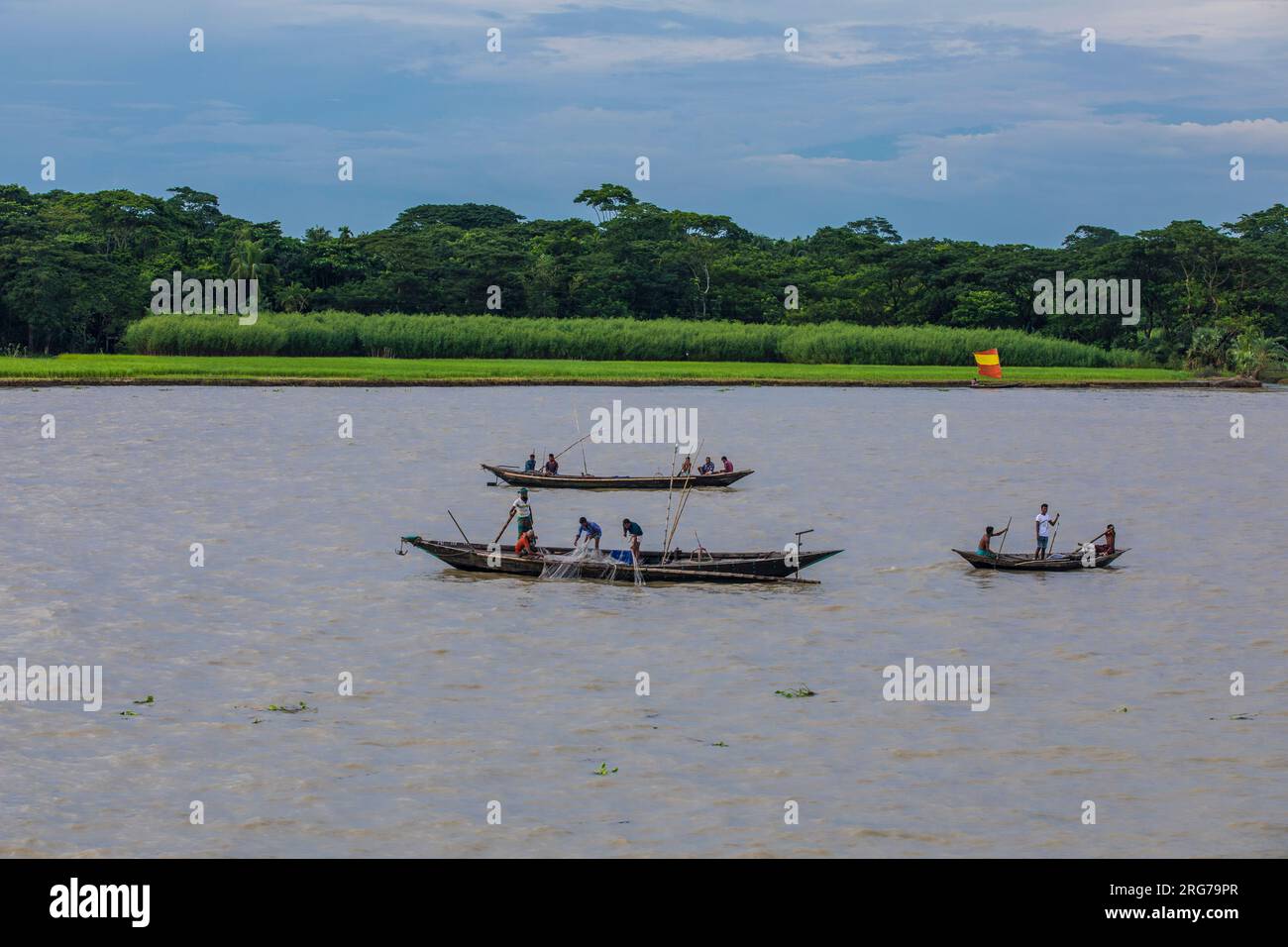 Boat meghna river bangladesh hi-res stock photography and images - Alamy