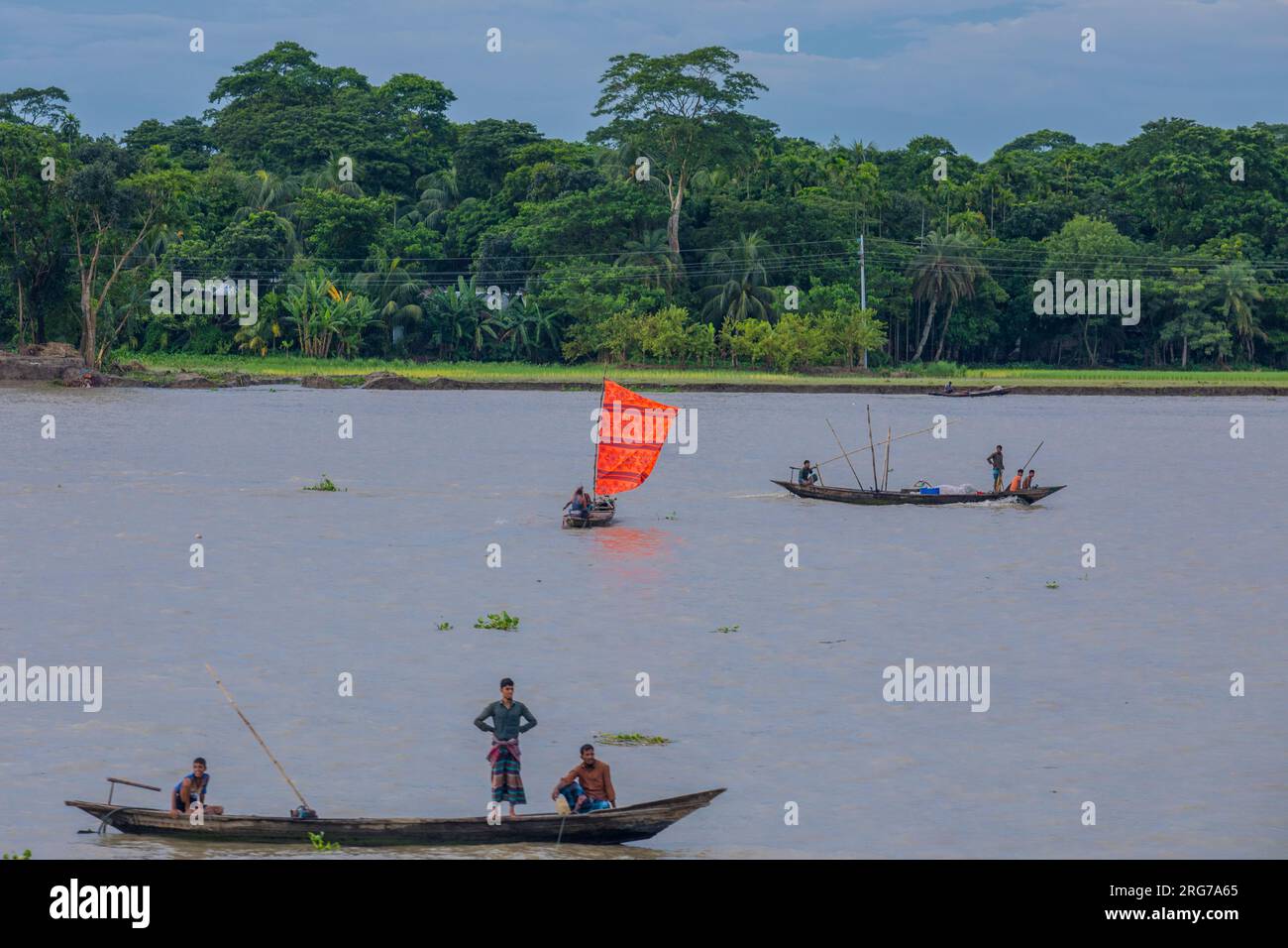 Fishermen fishing on the Meghna River near Chandpur, Bangladesh Stock ...