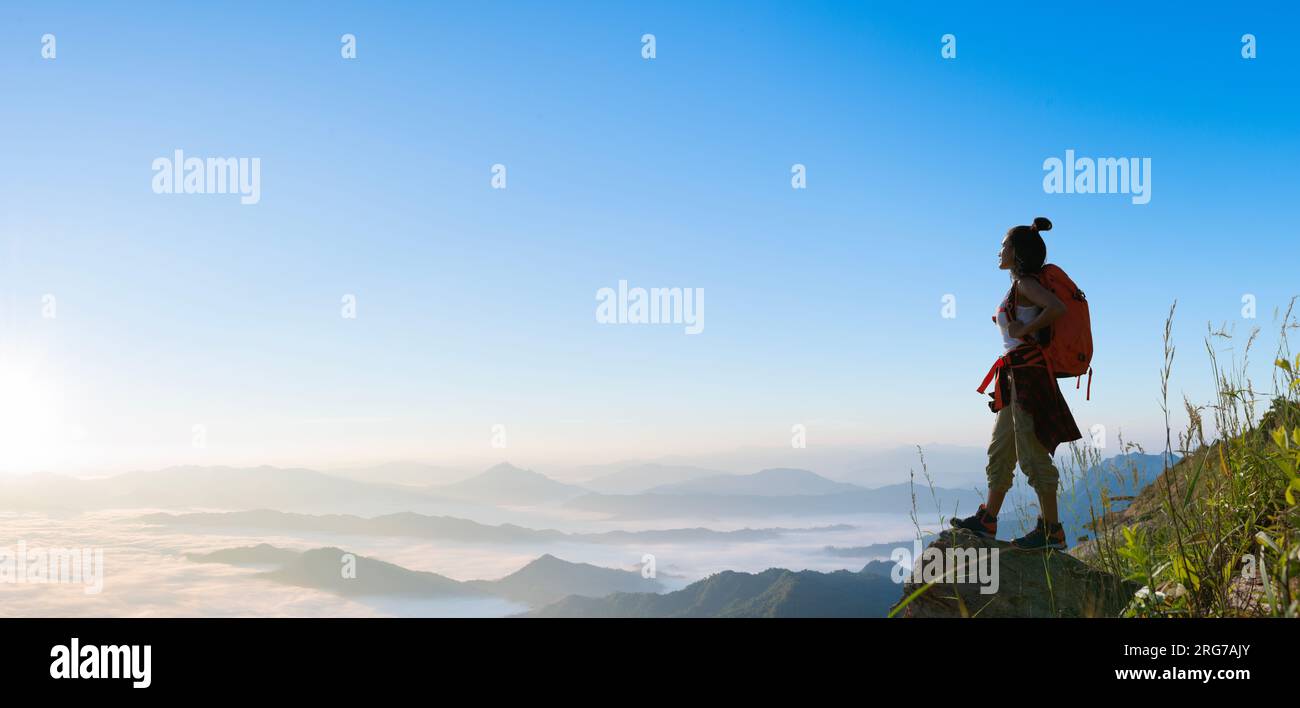 Asian female rock climber hi-res stock photography and images - Alamy