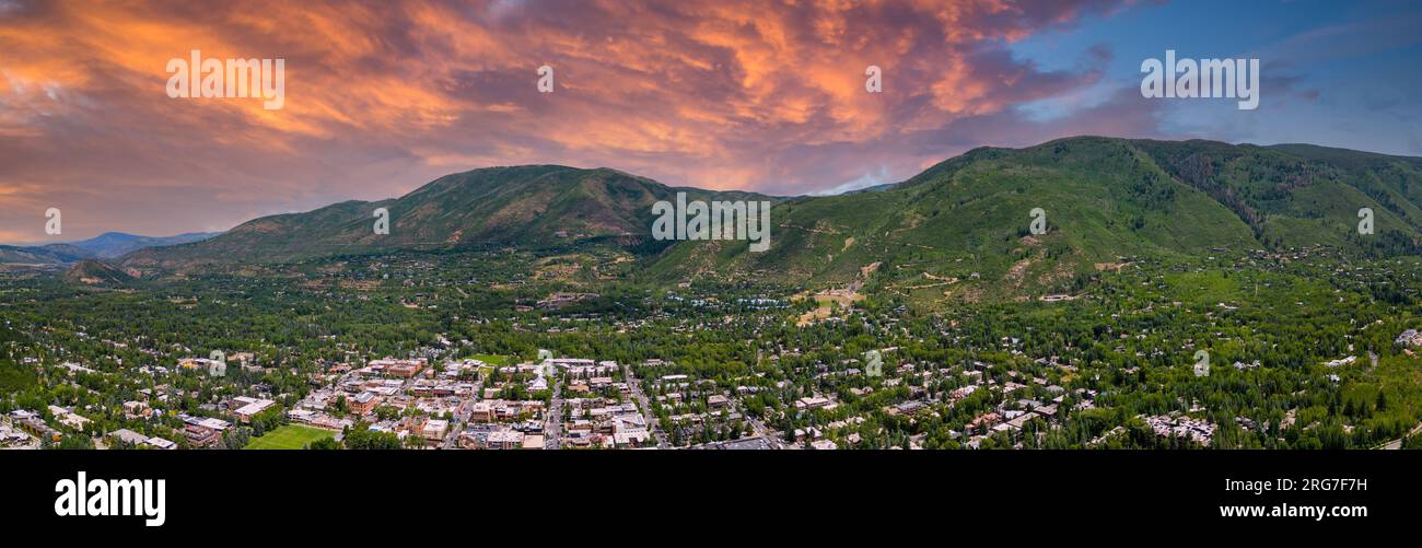 Aspen village summer hi-res stock photography and images - Alamy