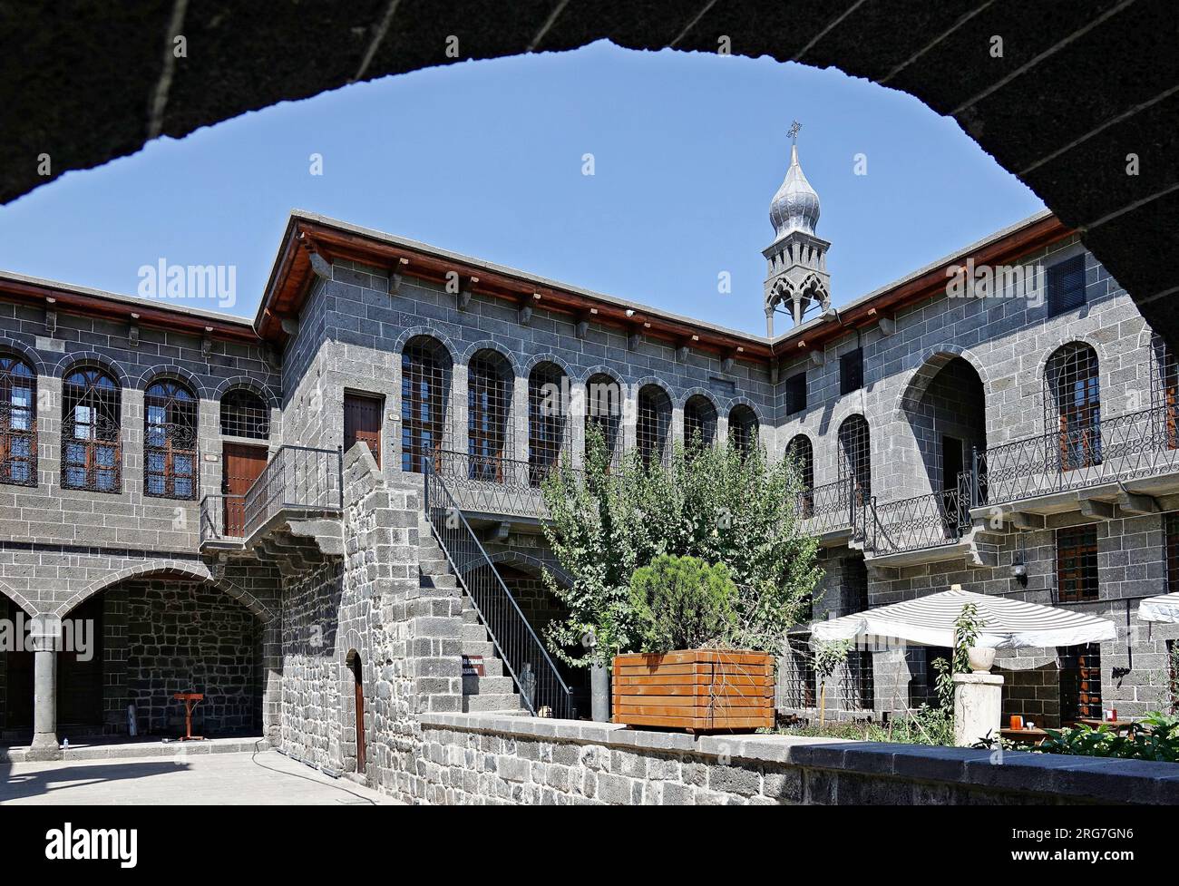 Chaldean Empire Building