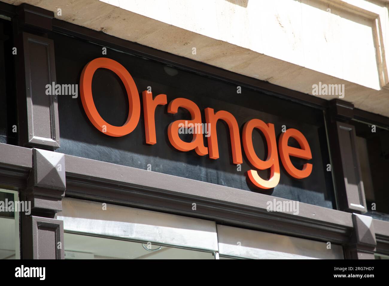 Shop france telecom orange hi-res stock photography and images - Alamy