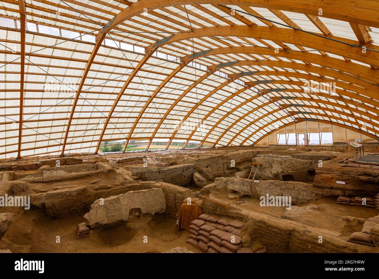 Catalhoyuk is oldest town in world with large Neolithic and ...