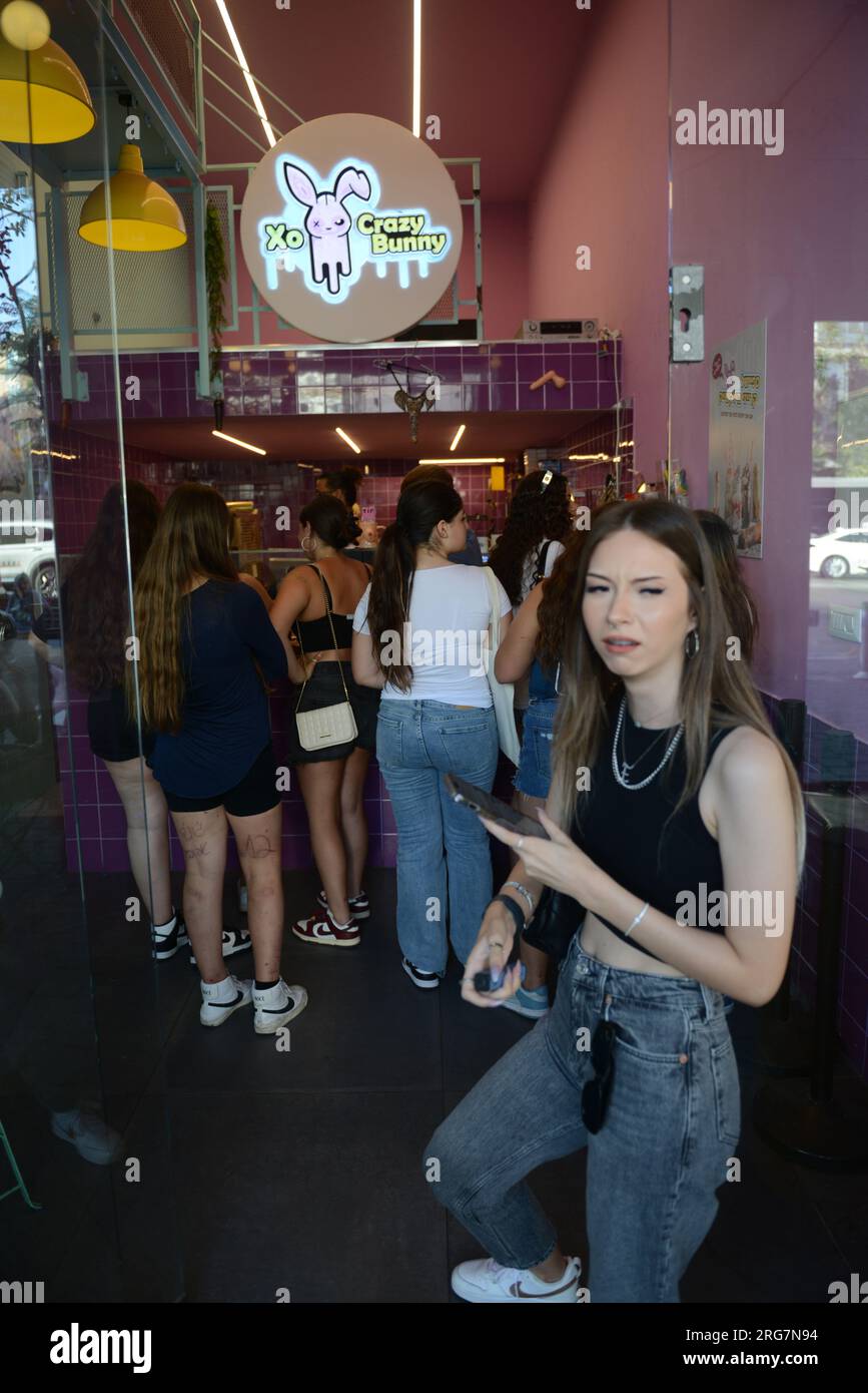 Crazy bunny ice cream shop hi-res stock photography and images - Alamy