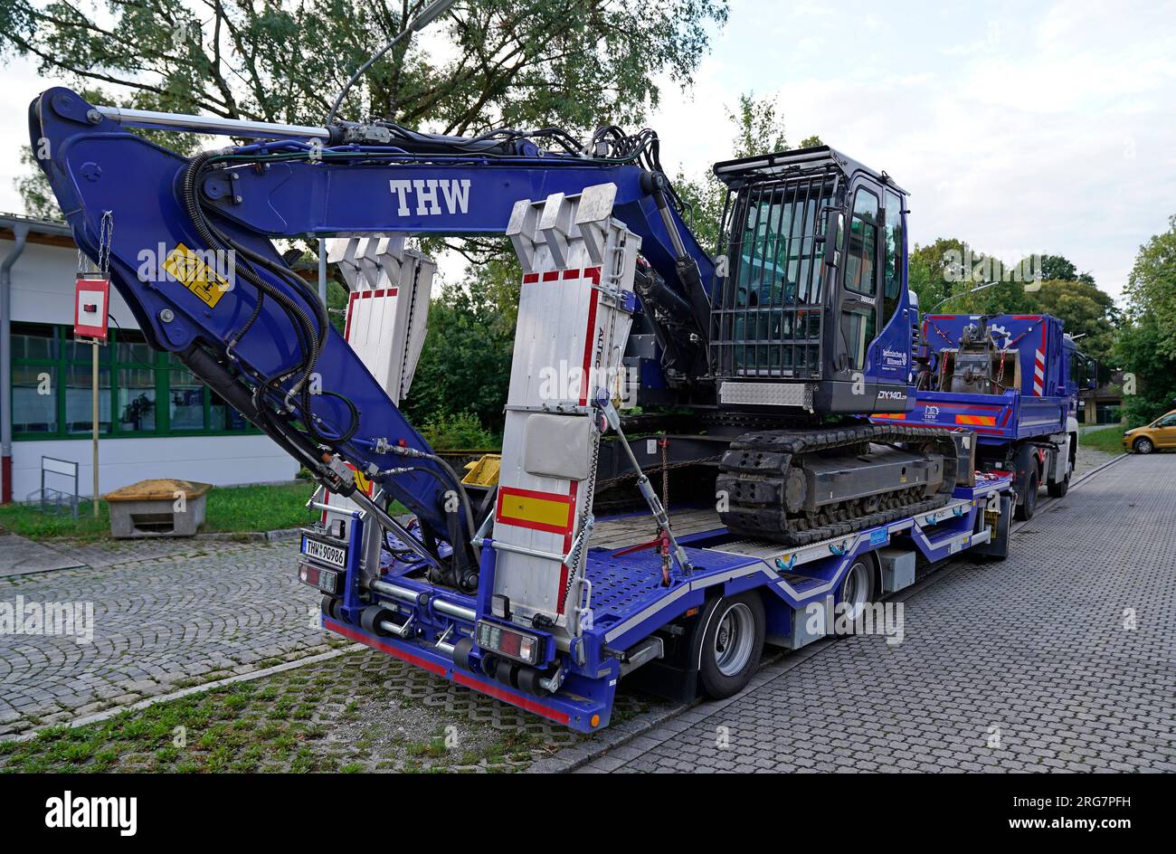Rosenheim, Germany. 08th Aug, 2023. Vehicles of the German Federal ...