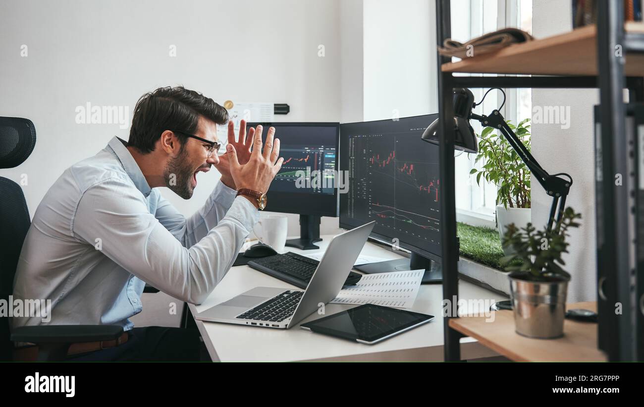 Market trader and shouting hi-res stock photography and images - Alamy