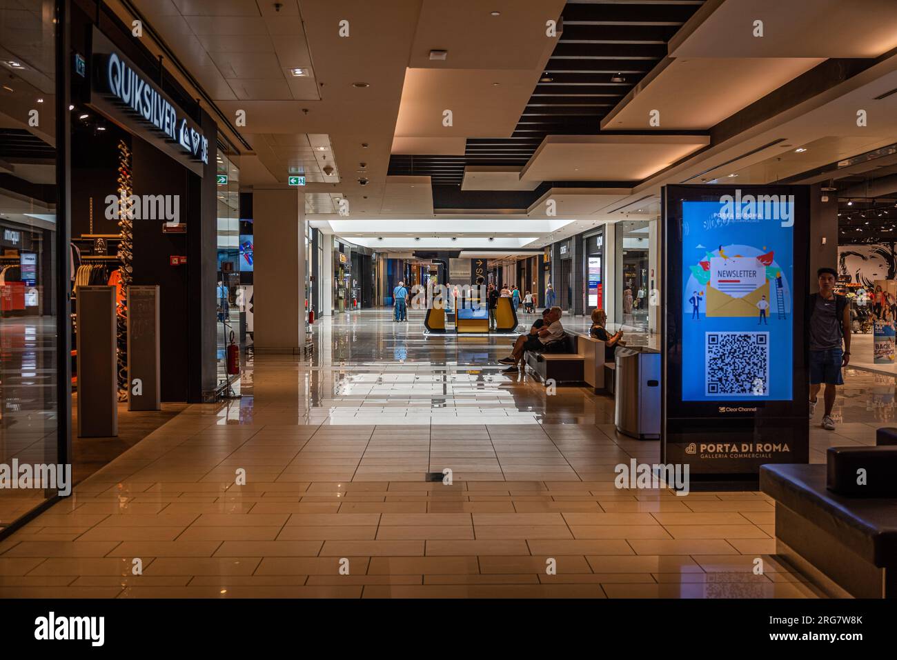 Porta shopping mall hi-res stock photography and images - Alamy