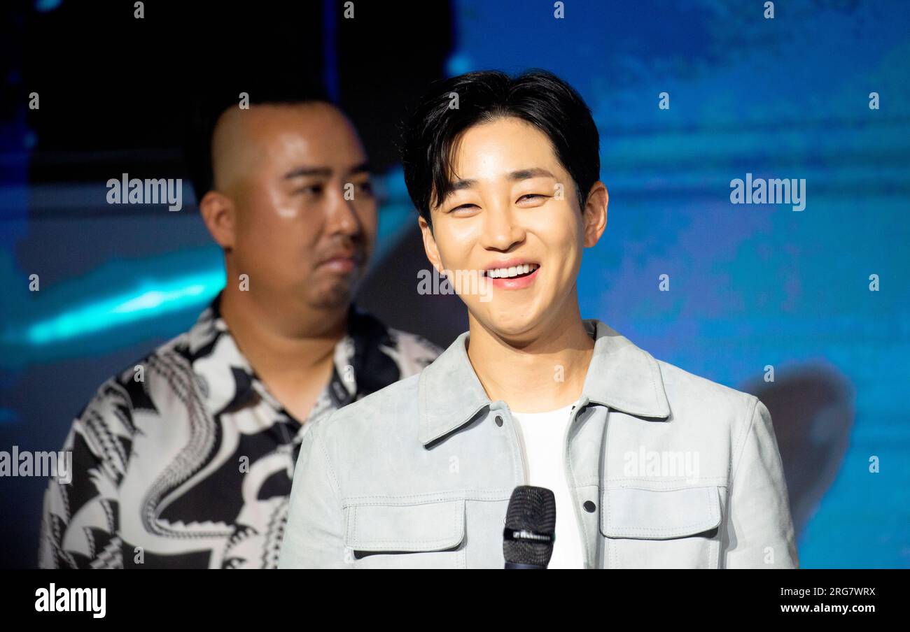 Yoo Hee-Kwan and DinDin, Aug 8, 2023 : Former Doosan Bears pitcher Yoo ...