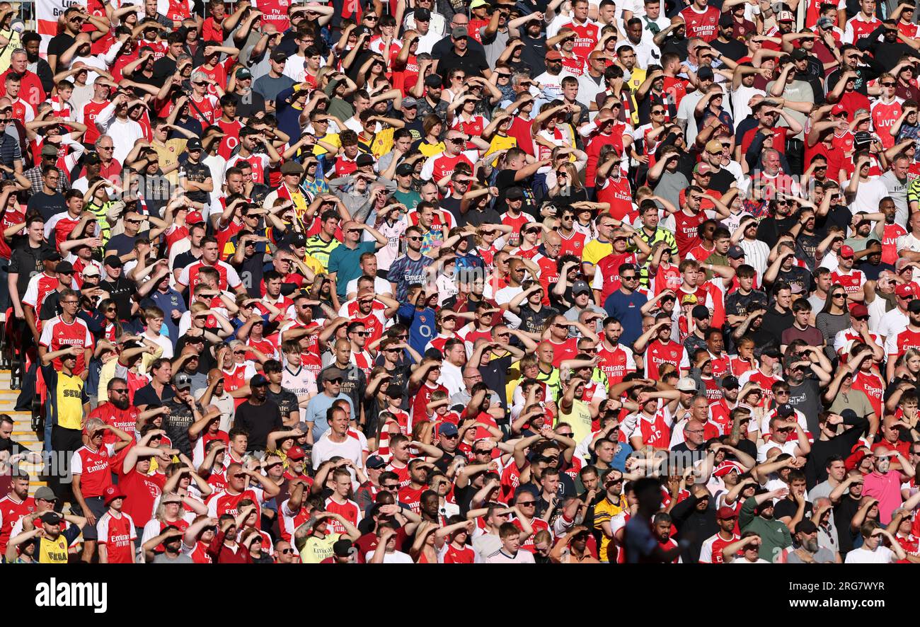 Arsenal fans hi-res stock photography and images - Alamy