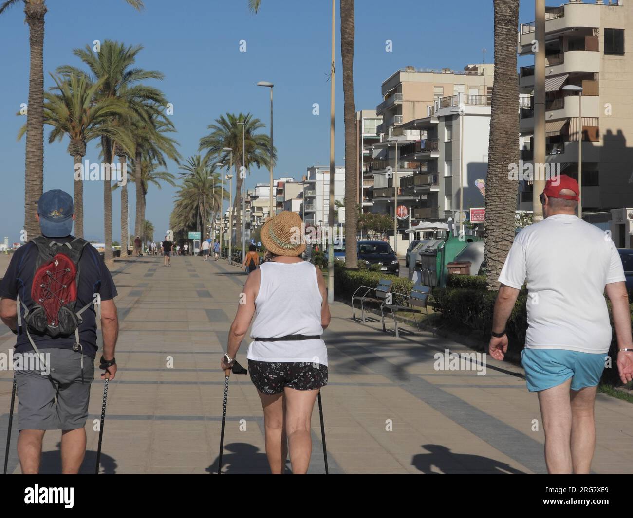 Spain: The beach promenade of Cunit, Costa Brava Stock Photo - Alamy