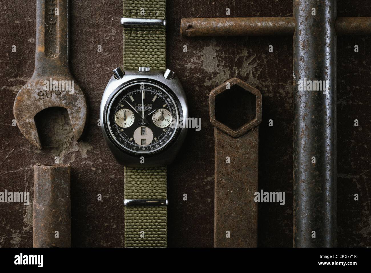 Vintage stopwatch hi-res stock photography and images - Alamy