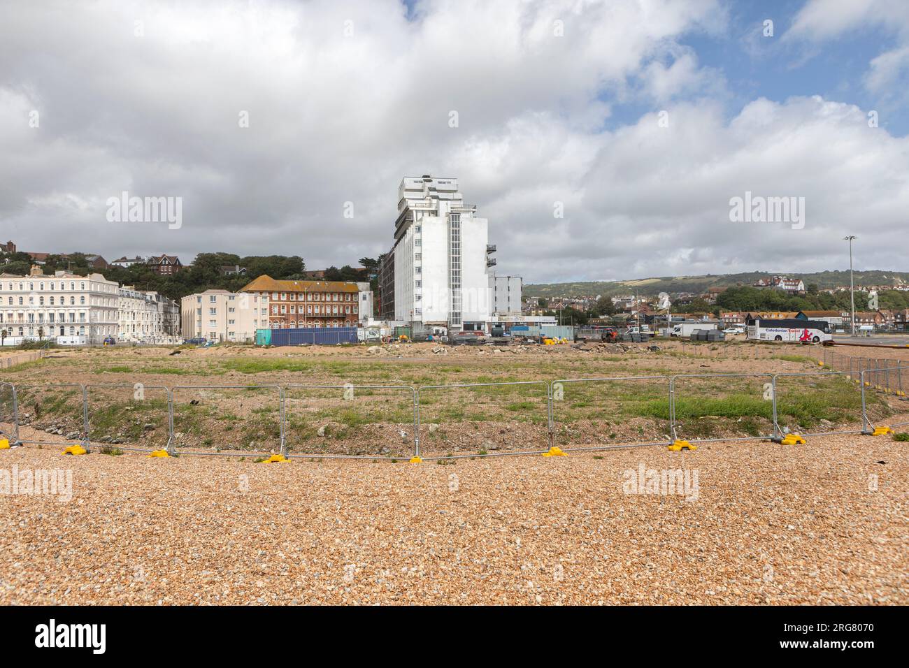 Folkestone harbour re development hi-res stock photography and images ...