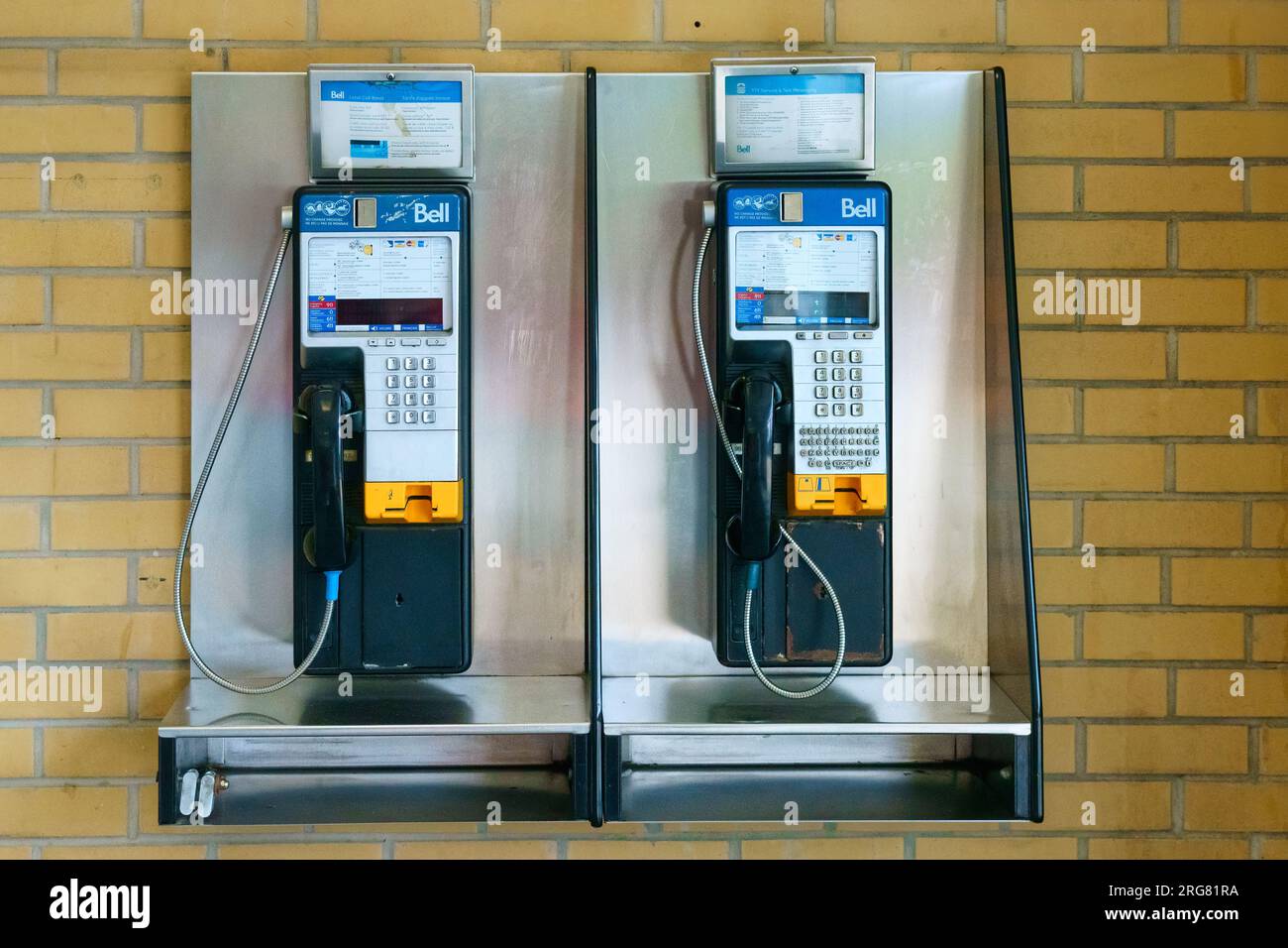 Bell pay phone hi-res stock photography and images - Alamy