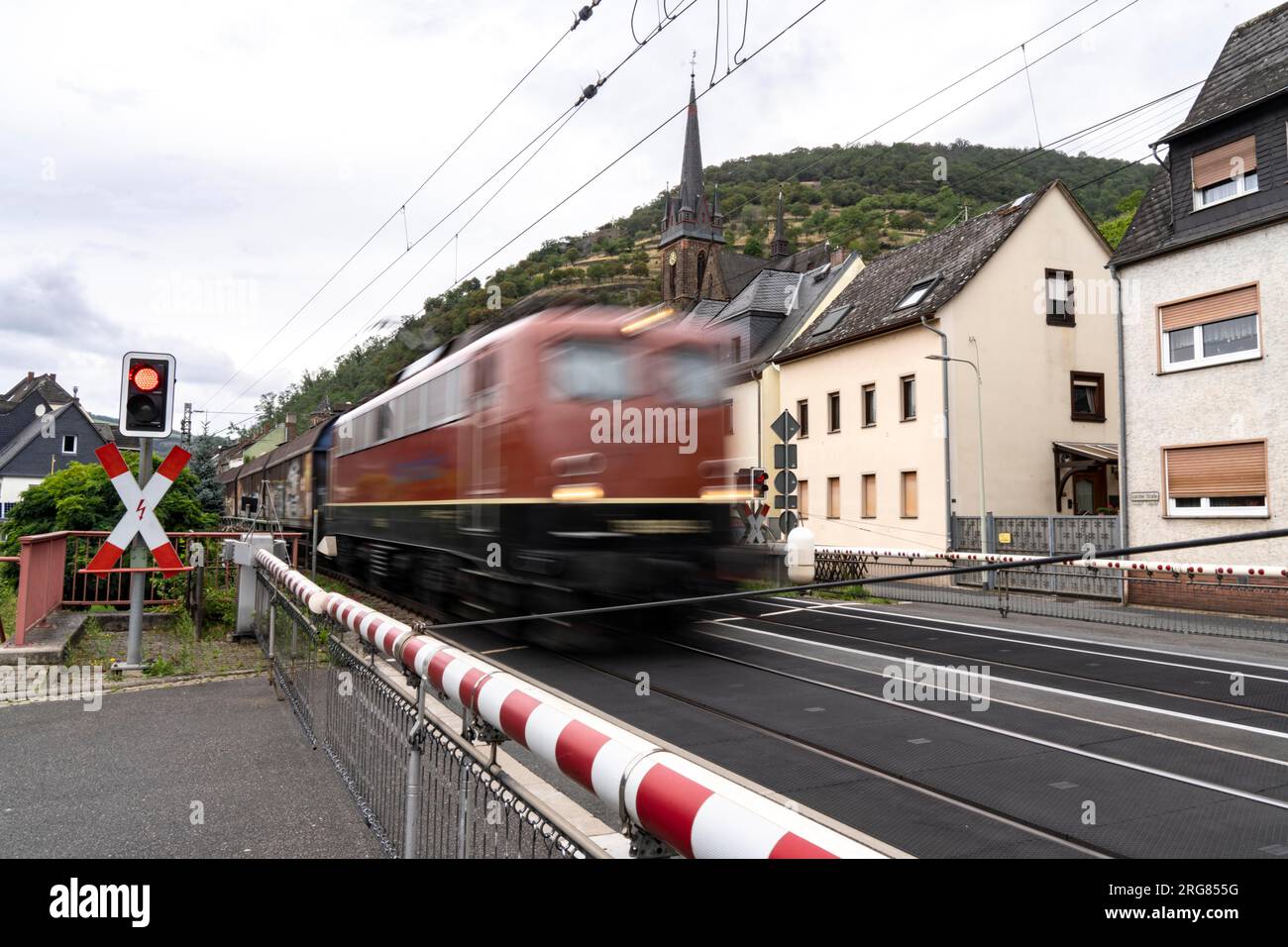 Upper Middle Rhine Valley, railway line on the right bank of the Rhine ...
