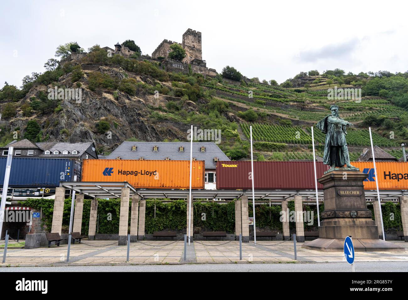 Upper Middle Rhine Valley, railway line on the right bank of the Rhine ...