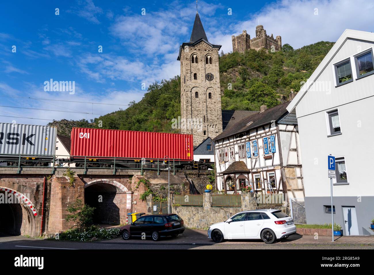 Upper Middle Rhine Valley, railway line on the right bank of the Rhine, goods train line, up to ...