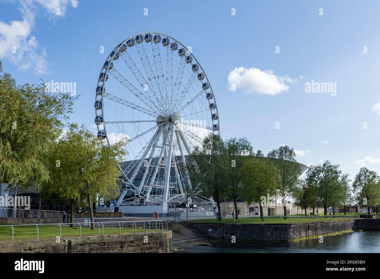 Liverpool, united kingdom May, 16, 2023 Ferris wheel of Liverpool is ...