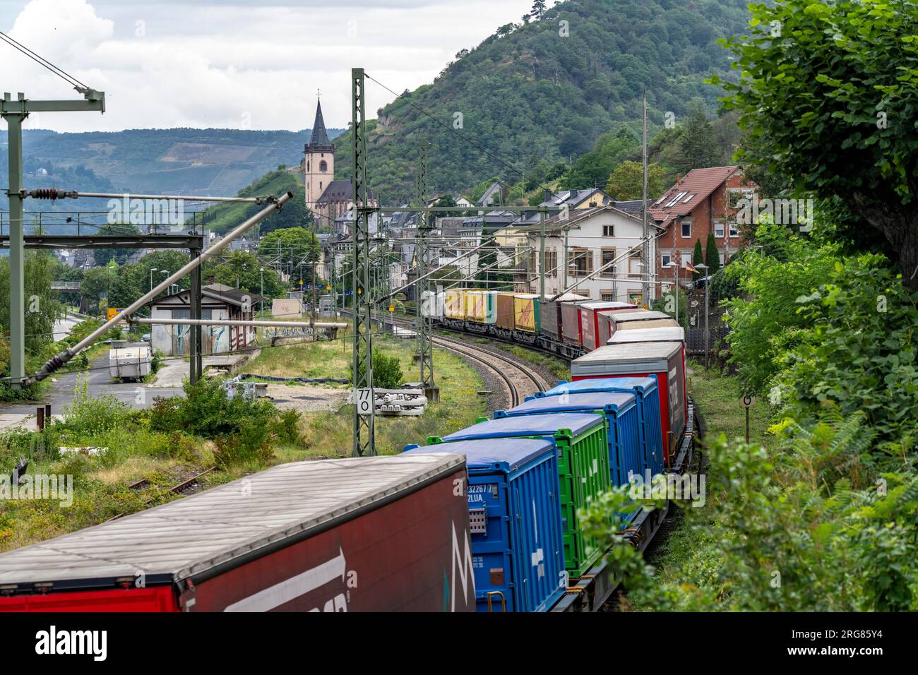 Upper Middle Rhine Valley, railway line on the right bank of the Rhine ...