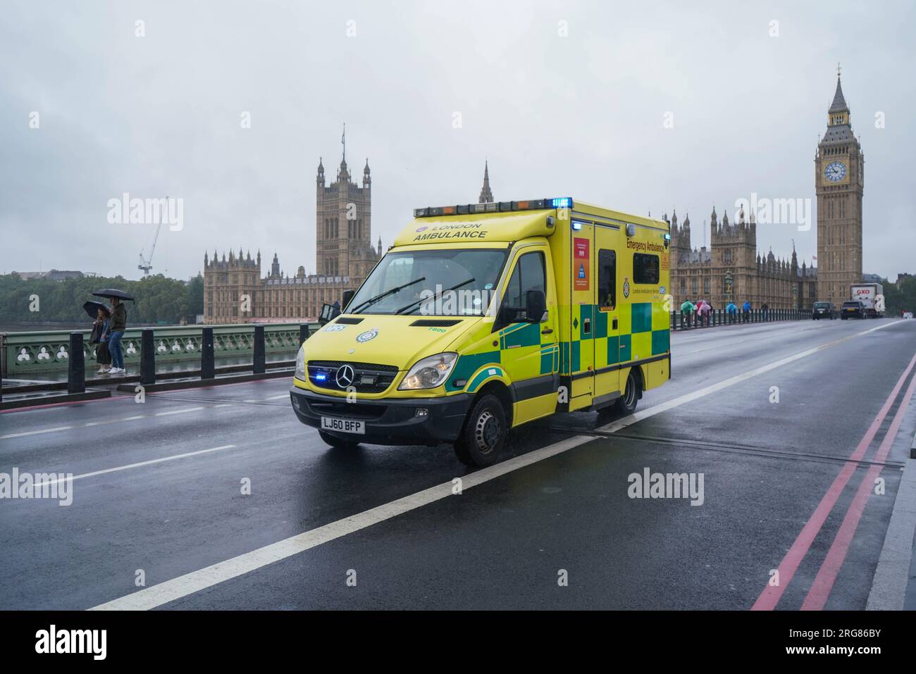 London ambulance on westminster hi-res stock photography and images - Alamy