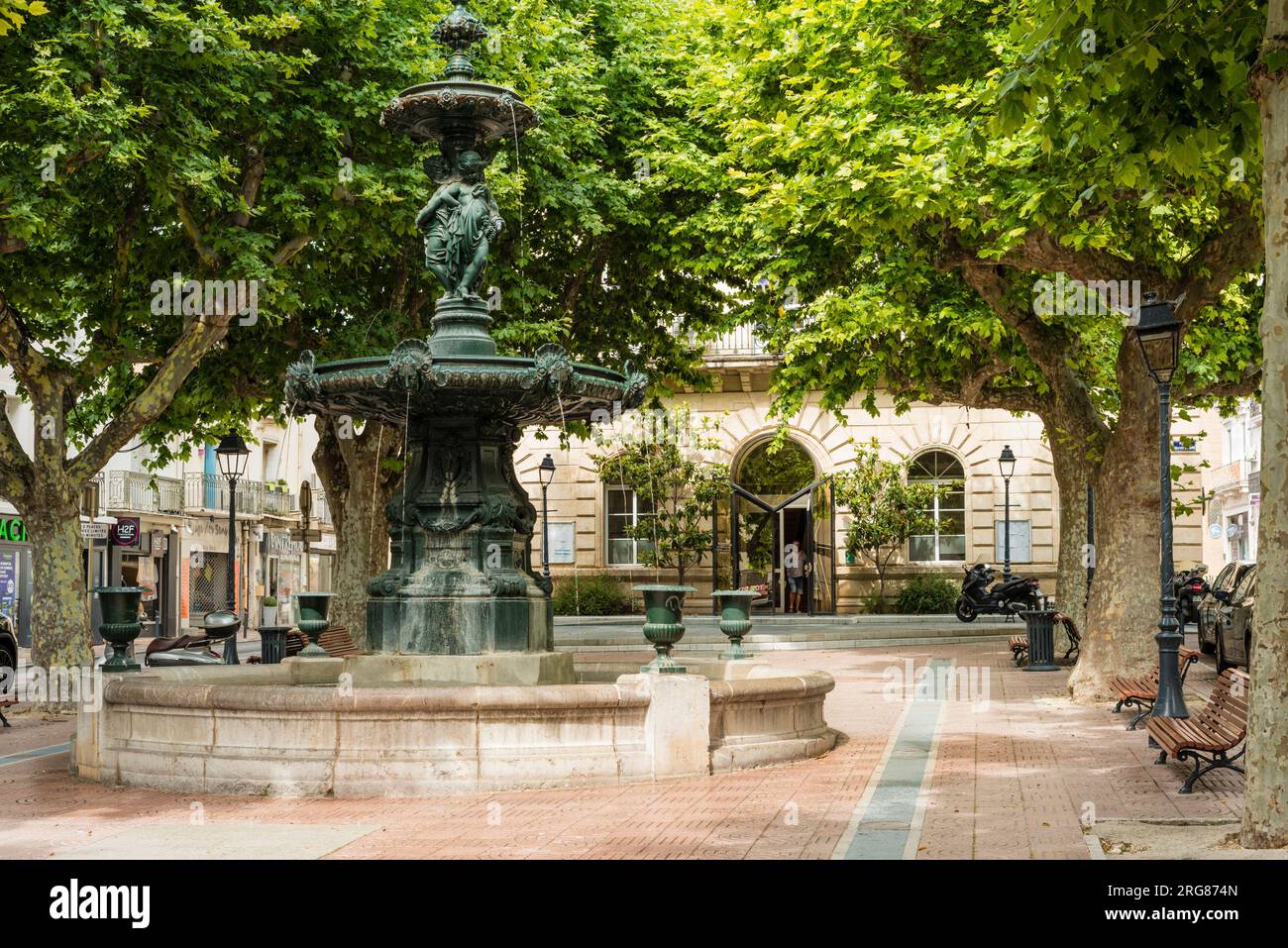 Meze france hi-res stock photography and images - Alamy
