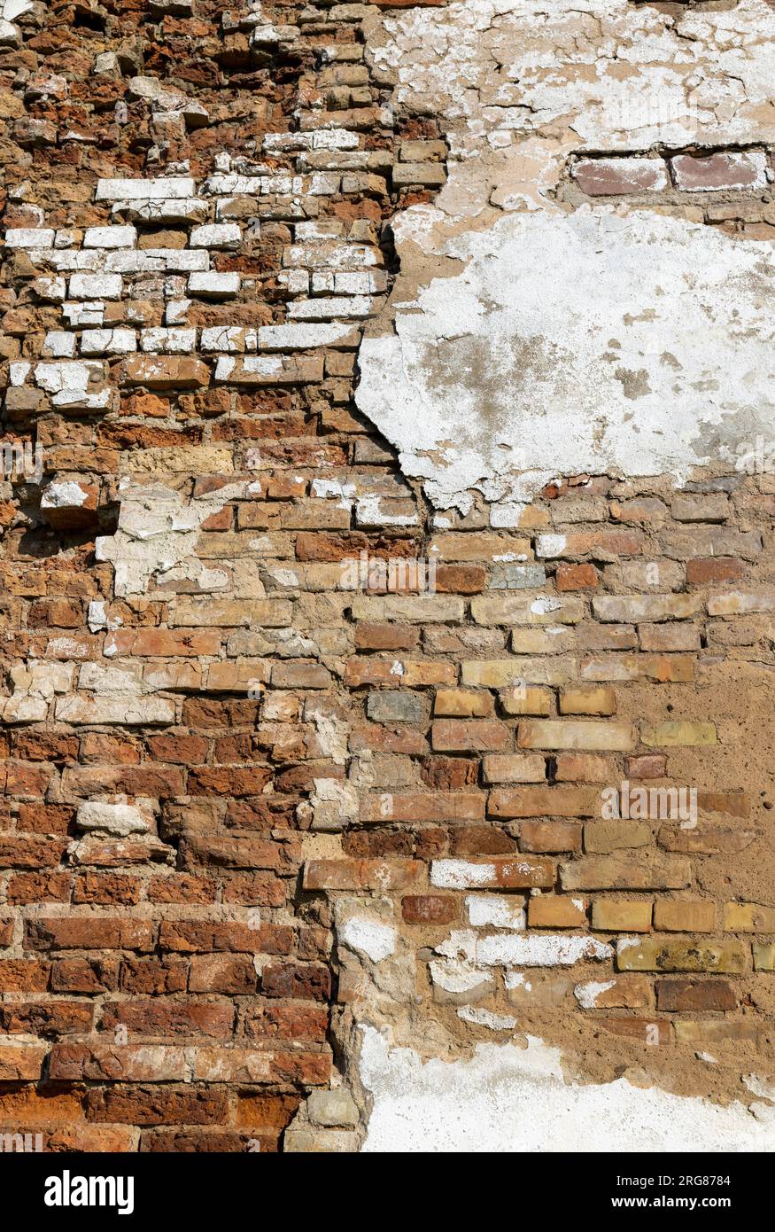 Old damaged house made hi-res stock photography and images - Alamy