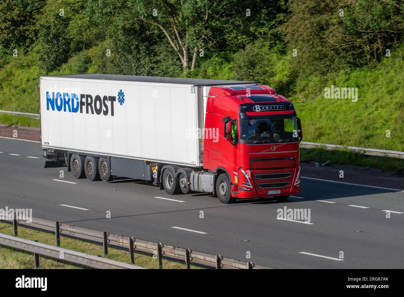 Refrigerated lorry port uk hi-res stock photography and images - Alamy