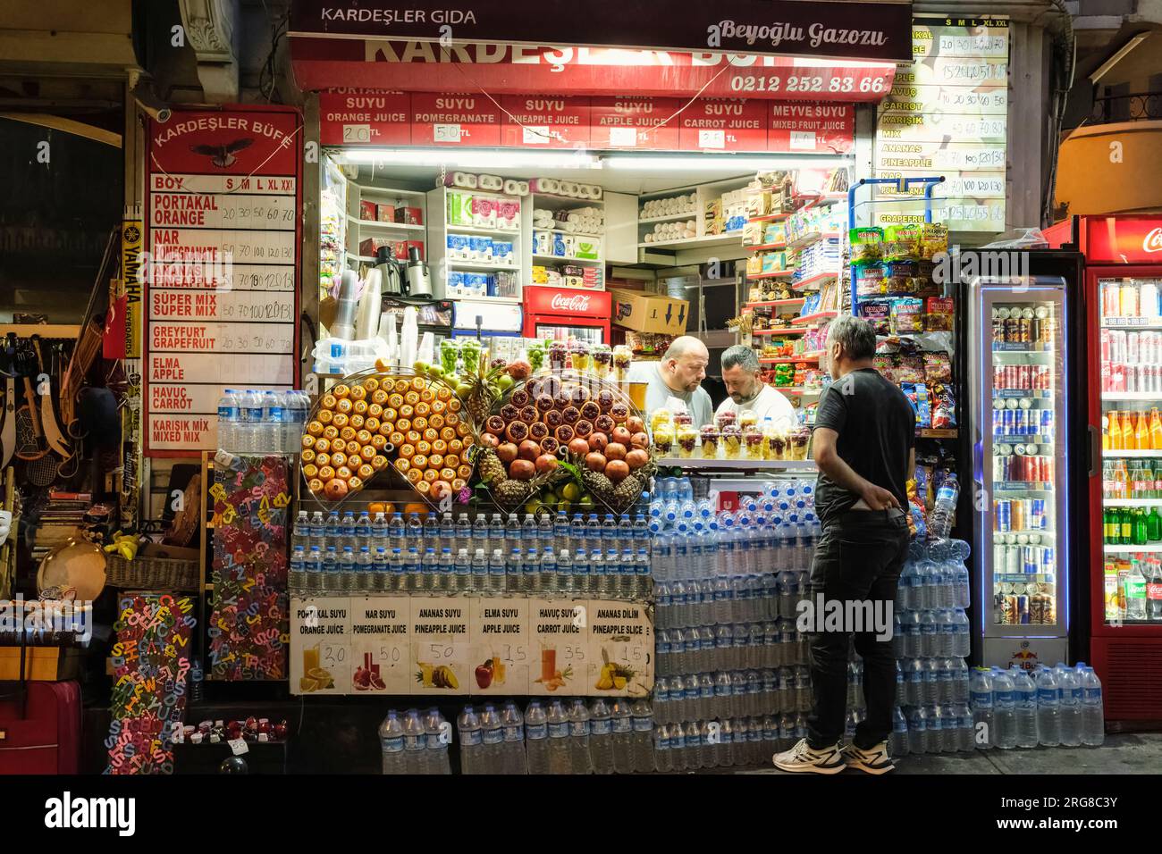 Istanbul, Turkey, Türkiye. Fruit Juice Vendor, Istiklal Street Stock ...