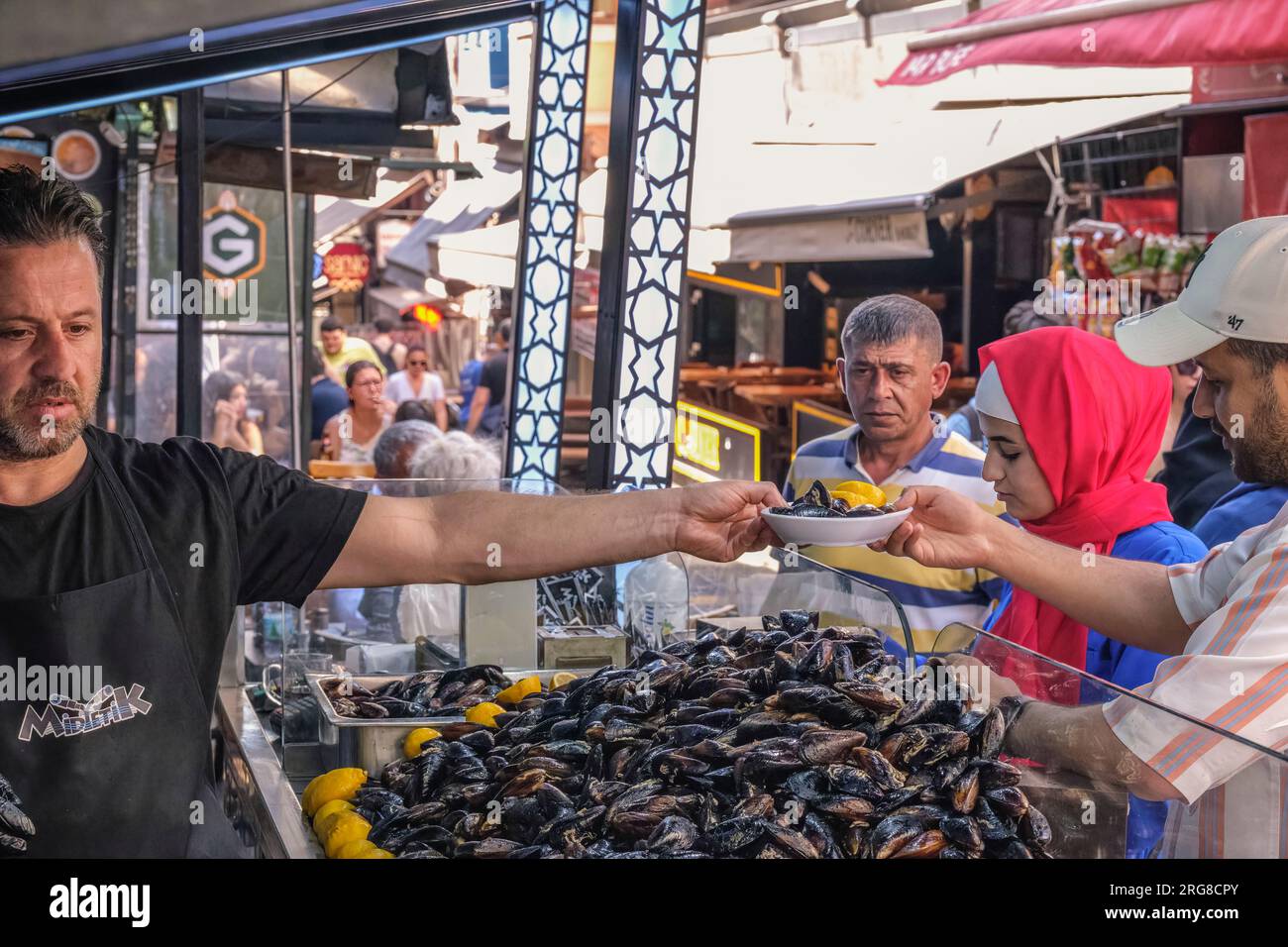 Food vendor istanbul hi-res stock photography and images - Alamy