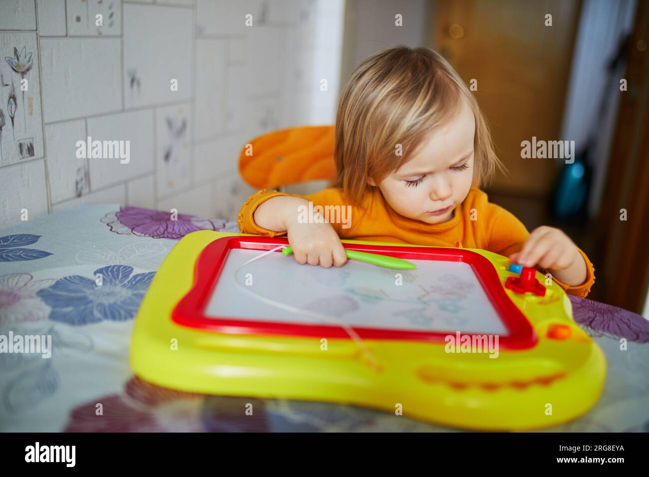 On screen magic hi-res stock photography and images - Alamy