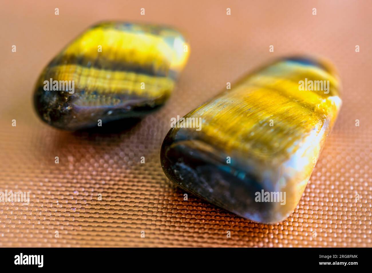 Tigers eye golden stone hi-res stock photography and images - Alamy