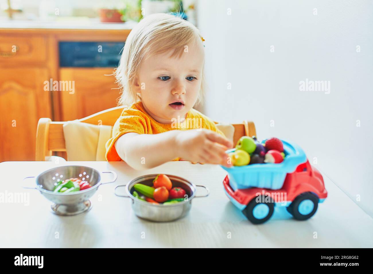 Fruits and vegetables for kids hi-res stock photography and images - Alamy