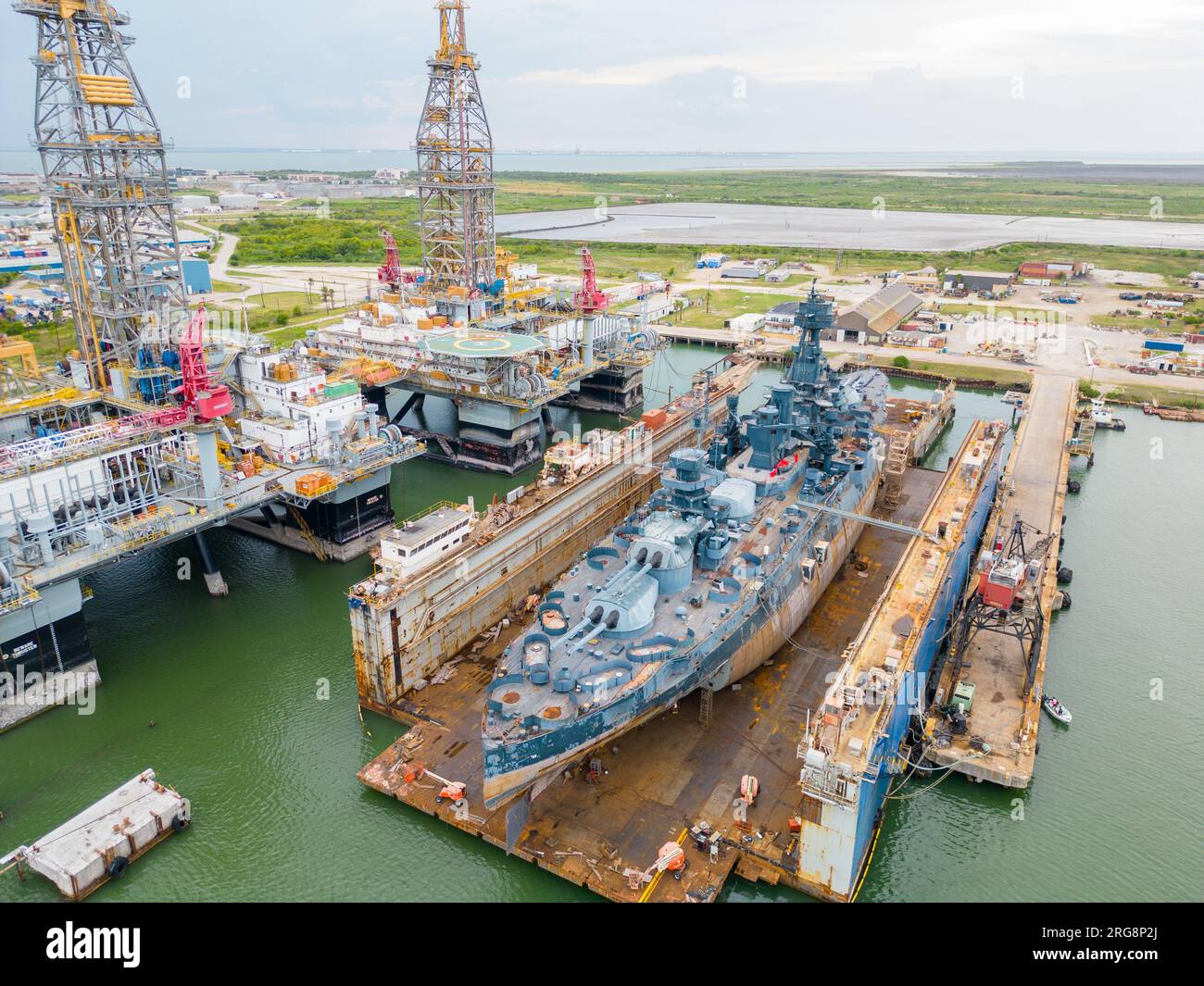 Dry dock inspection hi-res stock photography and images - Alamy