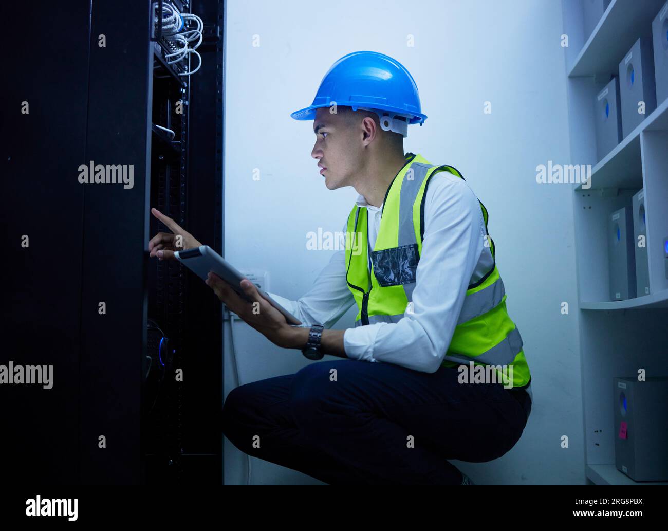 Data center worker on industrial hi-res stock photography and images ...