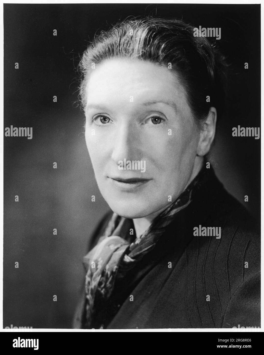 Elizabeth bowen hi-res stock photography and images - Alamy