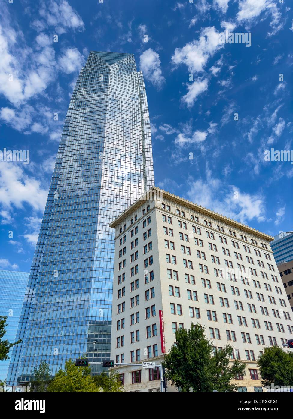 Devon energy building oklahoma hi-res stock photography and images - Alamy