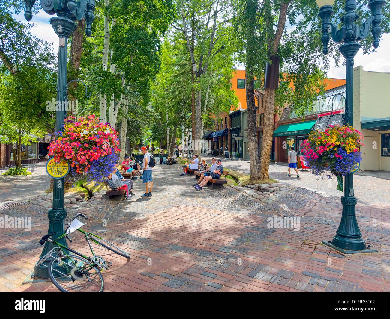 Aspen, CO, USA - July 27, 2023: Photo outdoor shopping mall Aspen ...