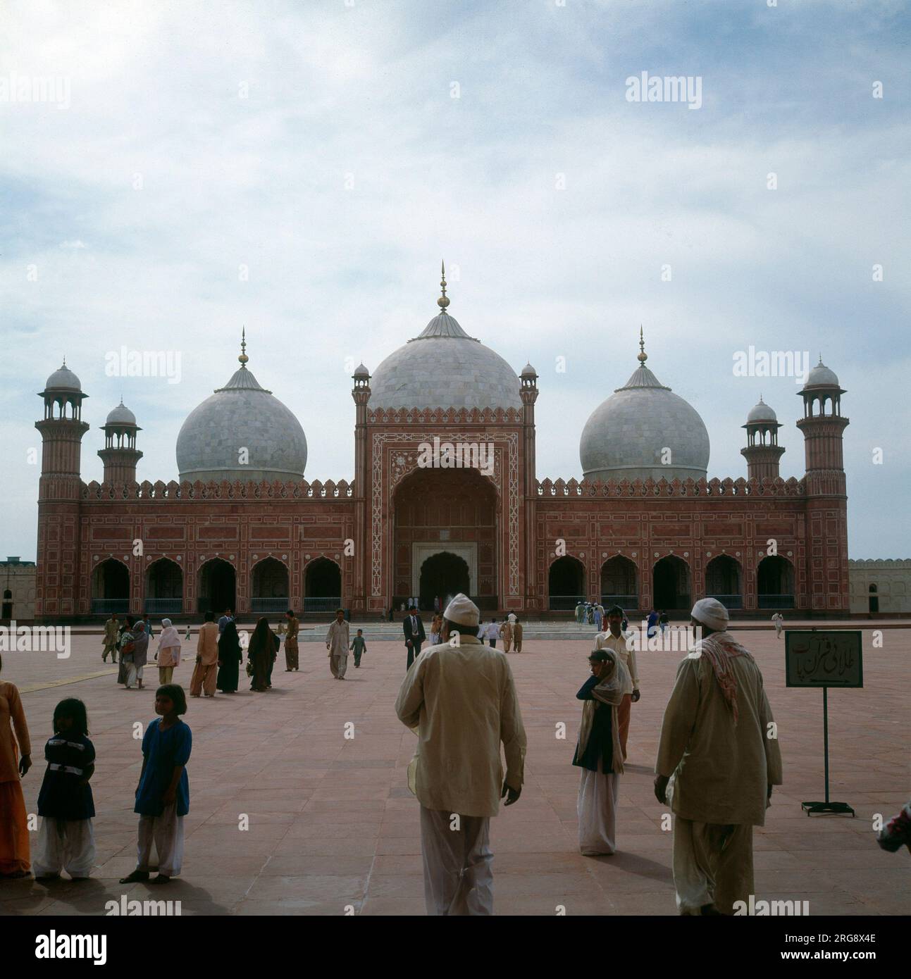 BADSHAHI MOSQUE, one of the largest mosques in the world, built by ...
