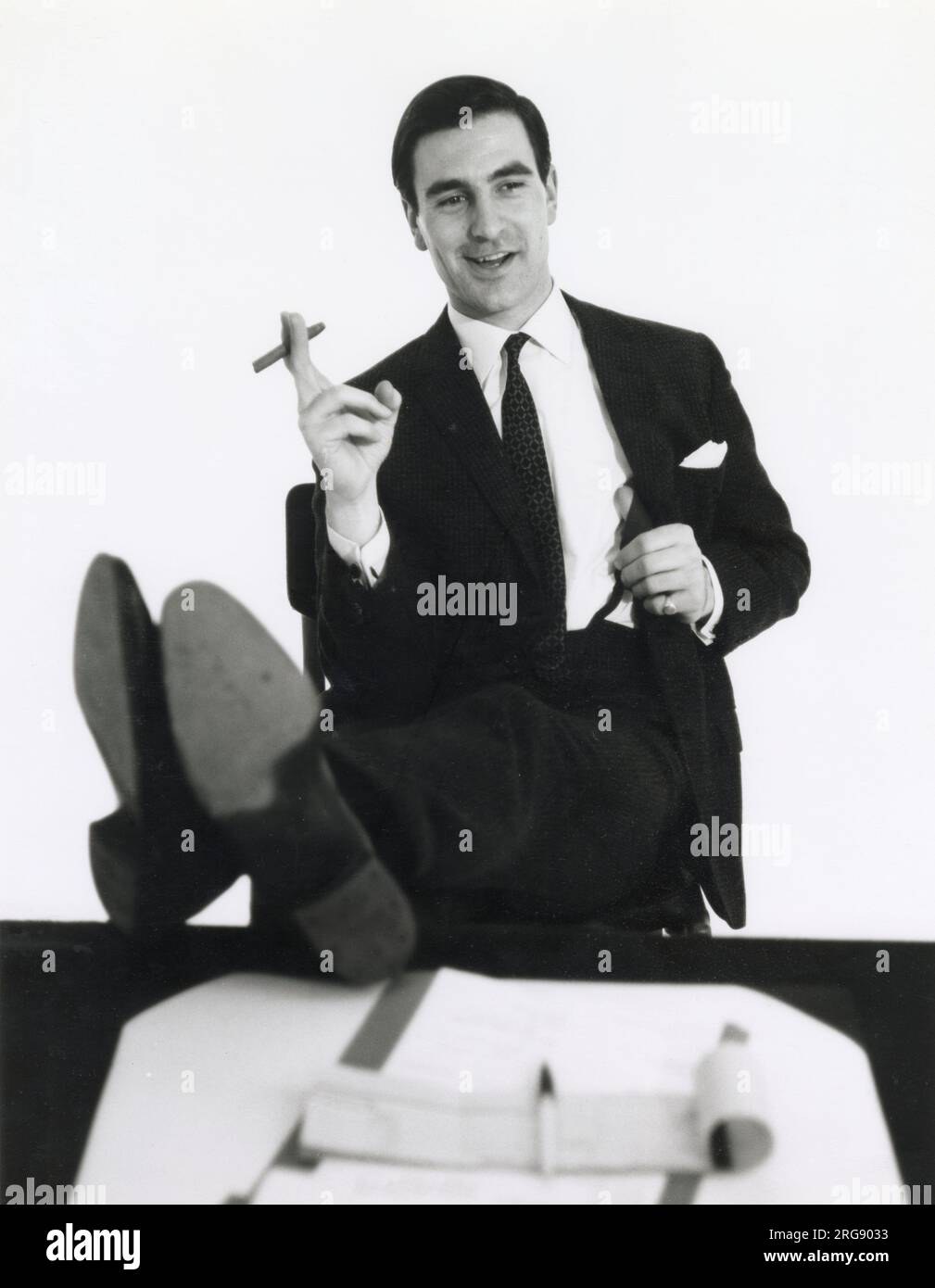 Feet puts up hi-res stock photography and images - Alamy