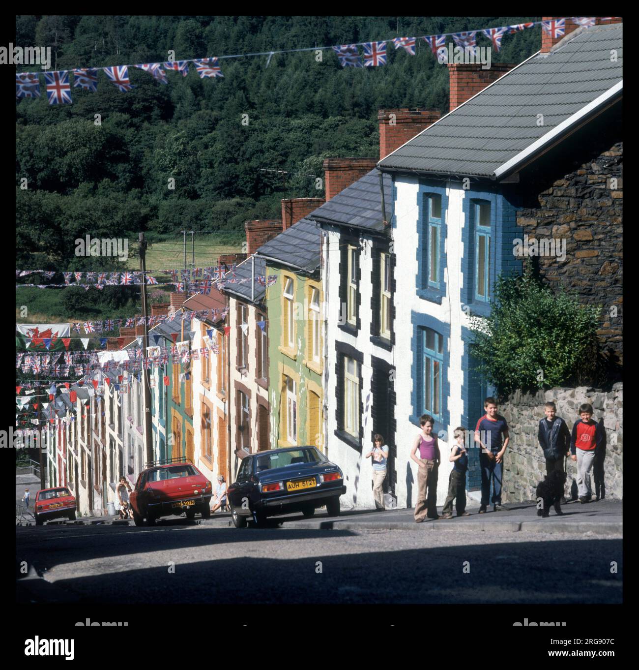 Welsh flag and buildings hi-res stock photography and images - Alamy