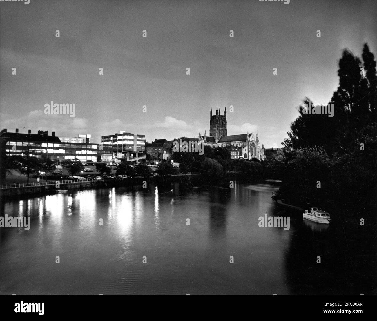 Worcester cathedral river view Black and White Stock Photos & Images ...