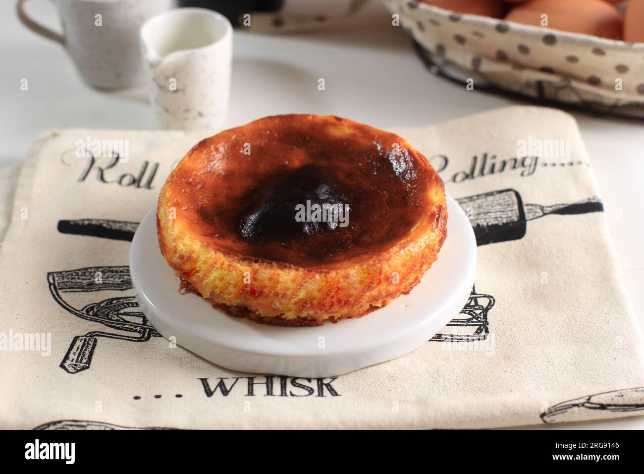 Basque Country Burnt Baked Cheesecake, Viral Cheese Cake Made from Egg ...
