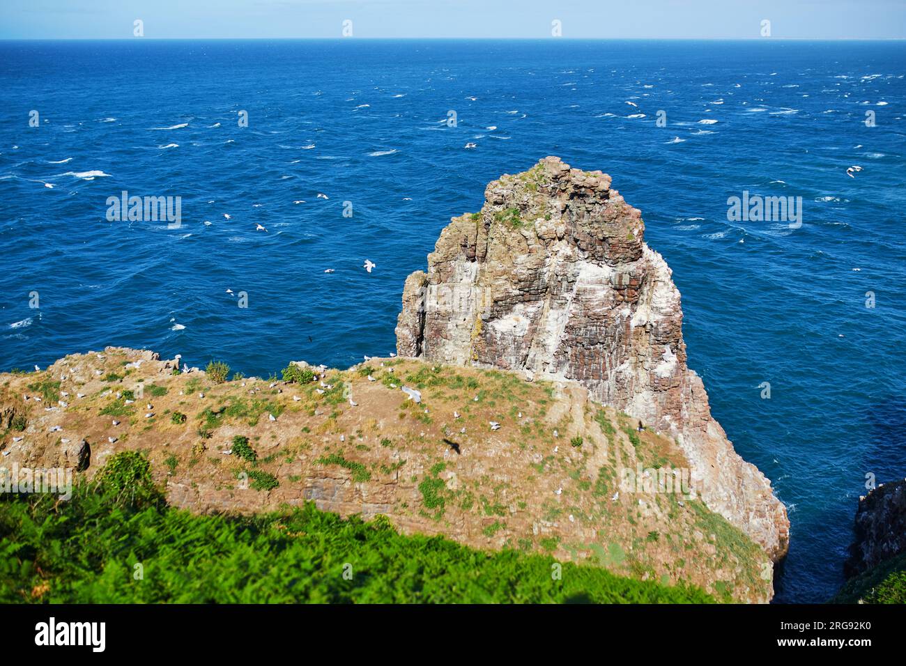 Brittany beach gr34 coastal path hi-res stock photography and images ...