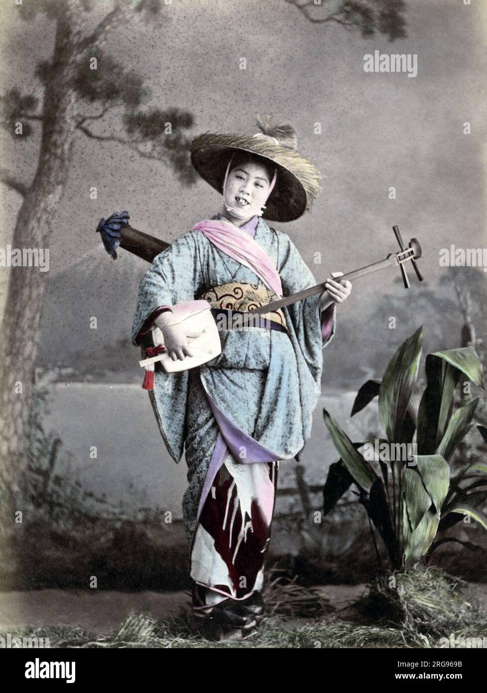 Street singer, Japan circa 1880s Stock Photo - Alamy